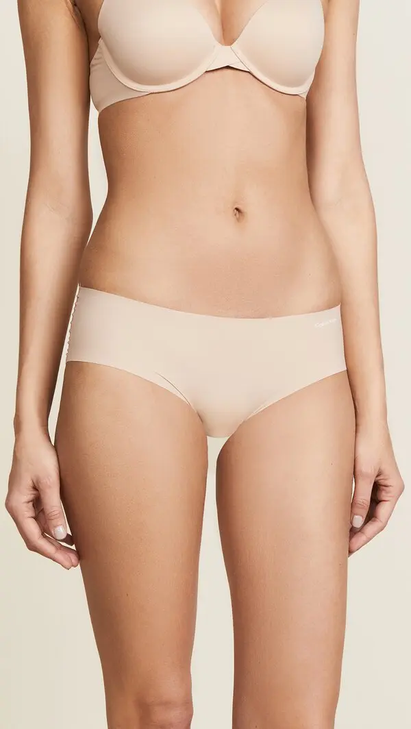 Calvin Klein Invisibles Hipster Panties - Light Caramel