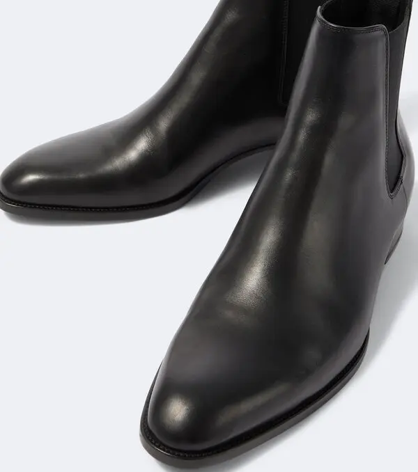 Saint Laurent Wyatt Leather Chelsea Boots - Black