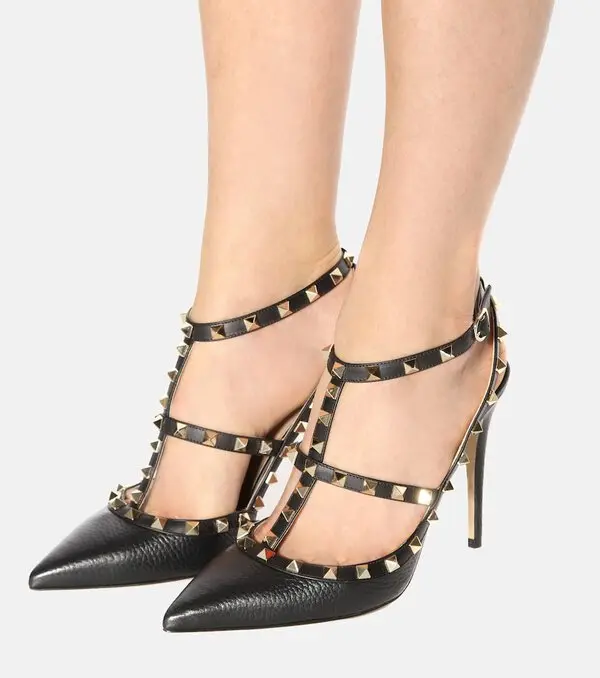 Valentino Garavani Rockstud Leather Pumps - Black