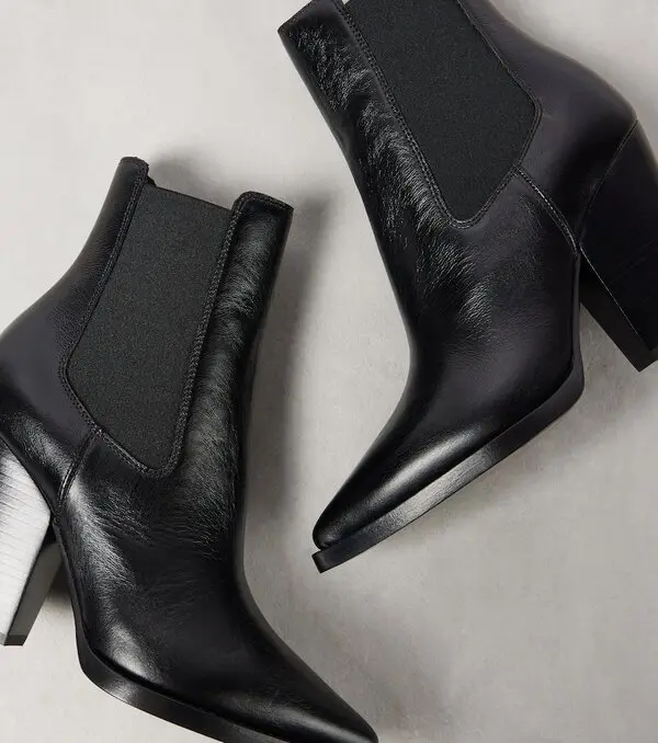 Saint Laurent Theo 95 Leather Chelsea Boots
