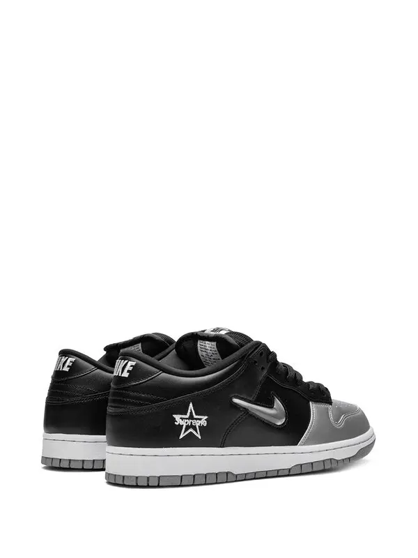 Nike X Supreme Sb Dunk Low Jewel Sneakers - Silver