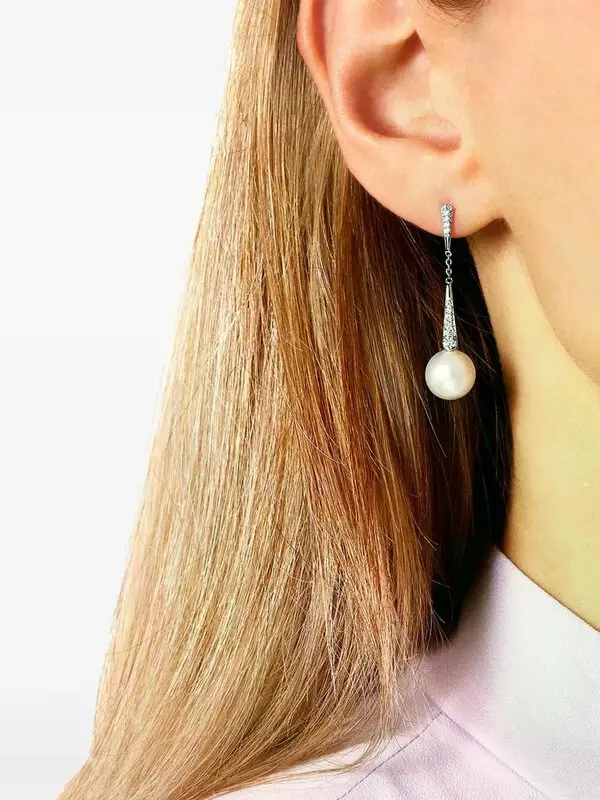 Yoko London 18kt White Gold Diamond And Pearl Drop Earrings - Silver