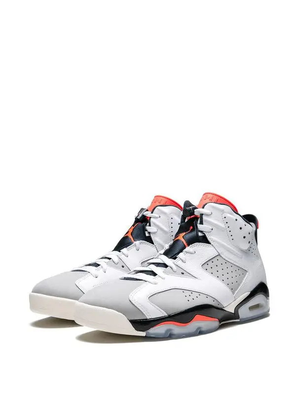 JORDAN 6 Retro Sneakers