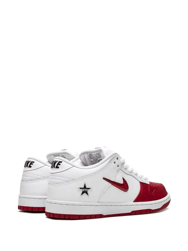 Nike X Supreme Sb Dunk Low Sneakers - Red