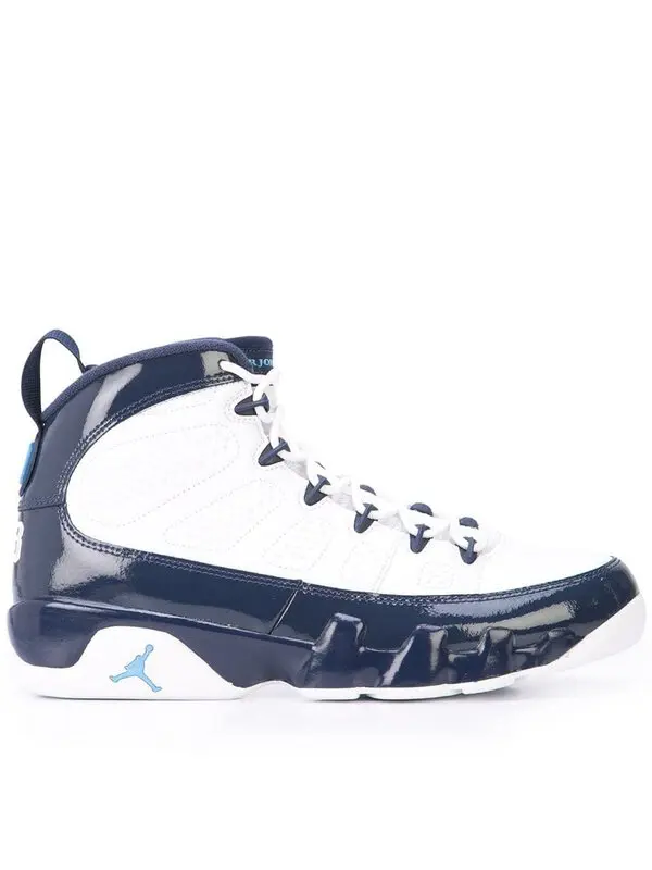 JORDAN Air Retro Unc Sneakers