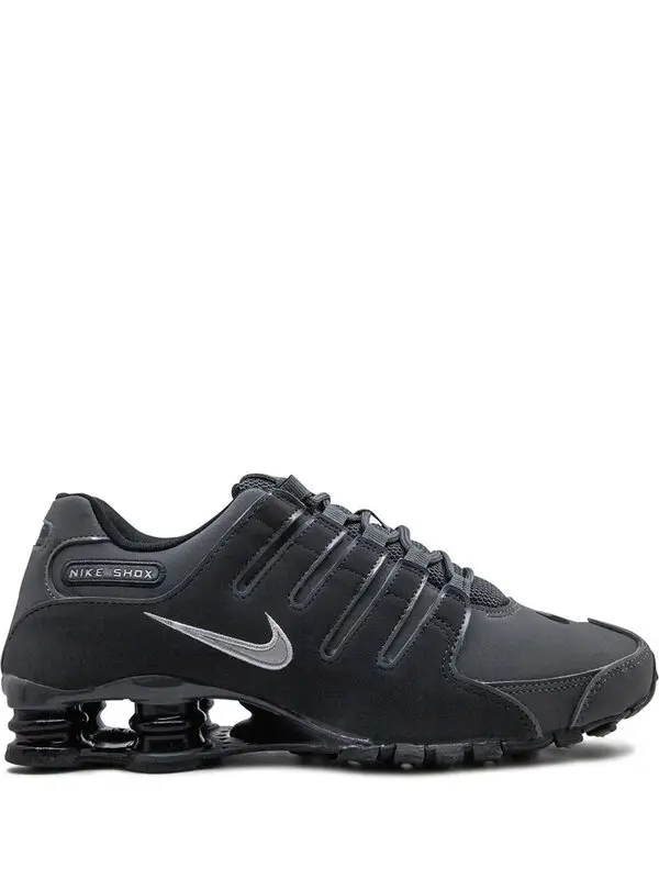 Nike Shox Nz Low-top Sneakers - Black