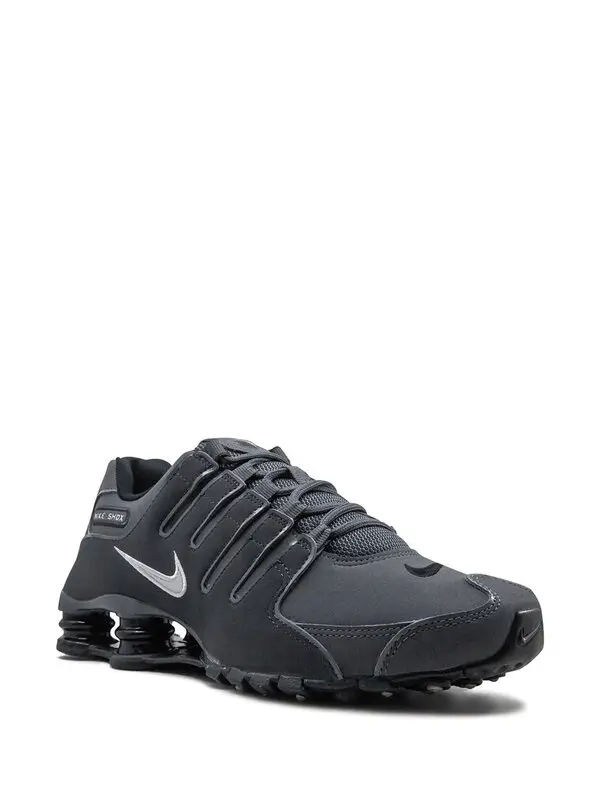 Nike Shox Nz Low-top Sneakers - Black