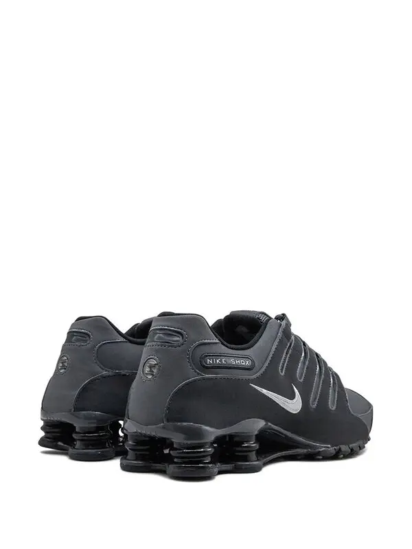 Nike Shox Nz Low-top Sneakers - Black