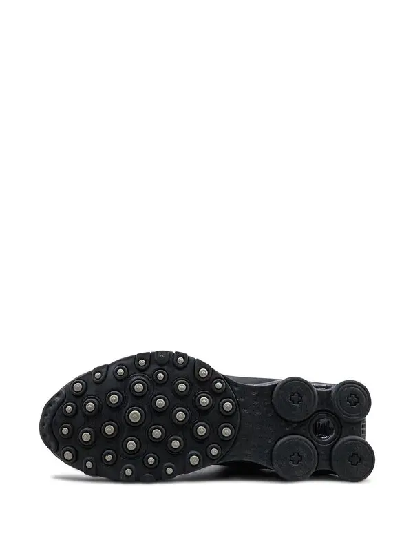 Nike Shox Nz Low-top Sneakers - Black