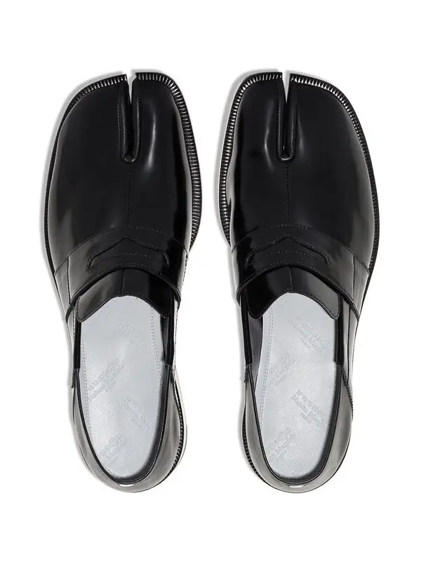 MAISON MARGIELA Tabi Leather Loafers - Black