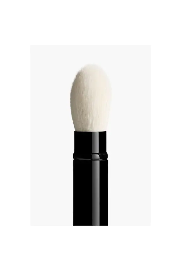 Chanel Les Pinceaux De Retractable Highlighter Brush N111