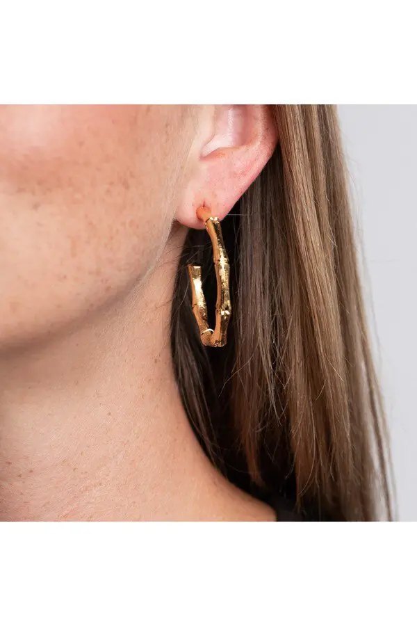 KENNETH JAY LANE Medium Bamboo Hoop Clip-on Earrings - Gold