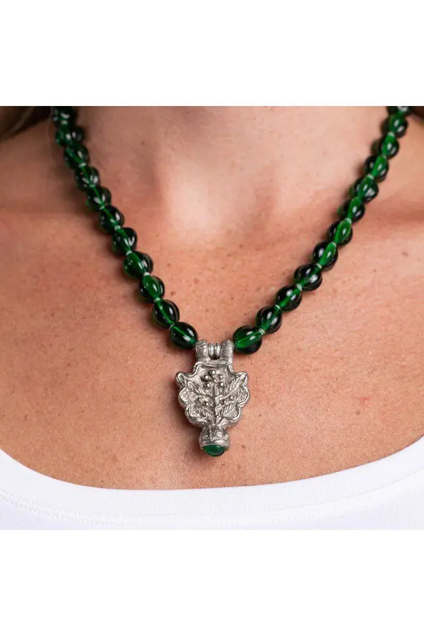 KENNETH JAY LANE Emerald Necklace With Pendant - Silver