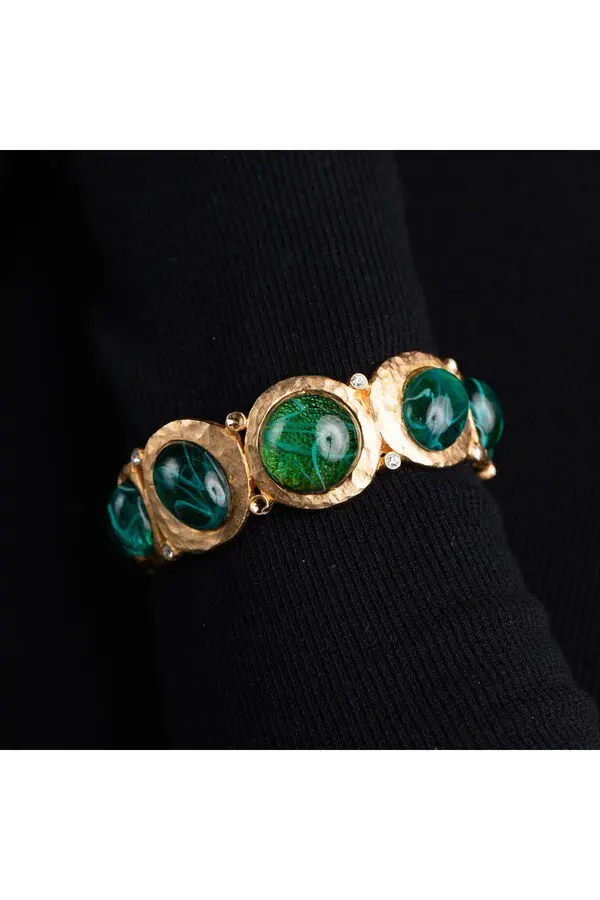 KENNETH JAY LANE Emerald Cabochon Hinged Bangle - Gold