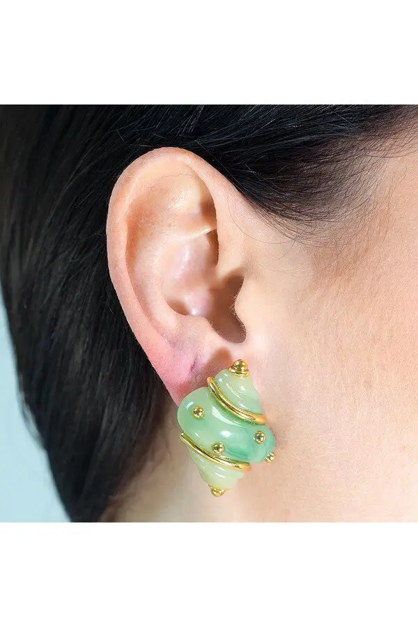 KENNETH JAY LANE Jade Seashell Clip On Earrings - Gold