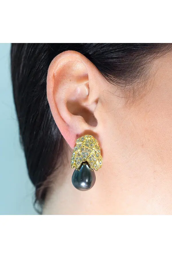 KENNETH JAY LANE Feathered Clip-on Earrings