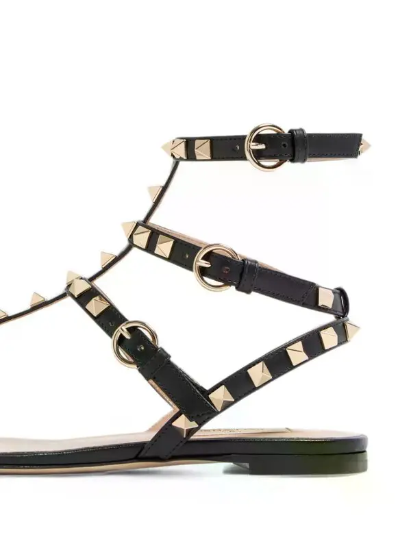 Valentino Garavani Rockstud Leather Flip-flops - Black