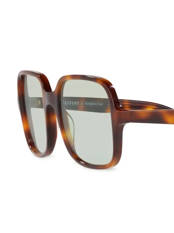 Alexachung Sunglasses Hut X Oversized Sunglasses In Brown  display picture 2