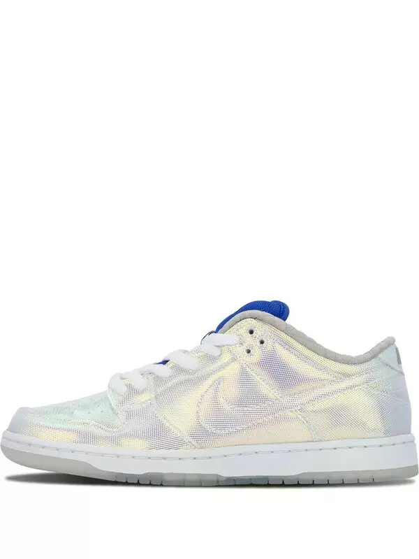 Nike X Concepts Sb Dunk Low Pro Sneakers - Metallic