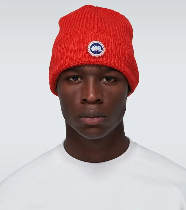 Canada Goose Arctic Disc Toque knit beanie in red. NWT Canada Goose Kids Arctic Toque Beanie Hat in Red  main image 4