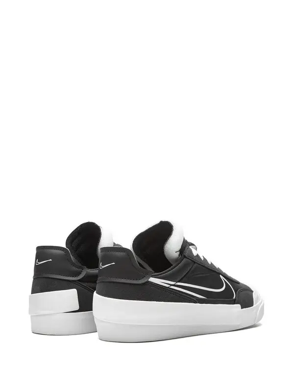 Nike Low-top Sneakers