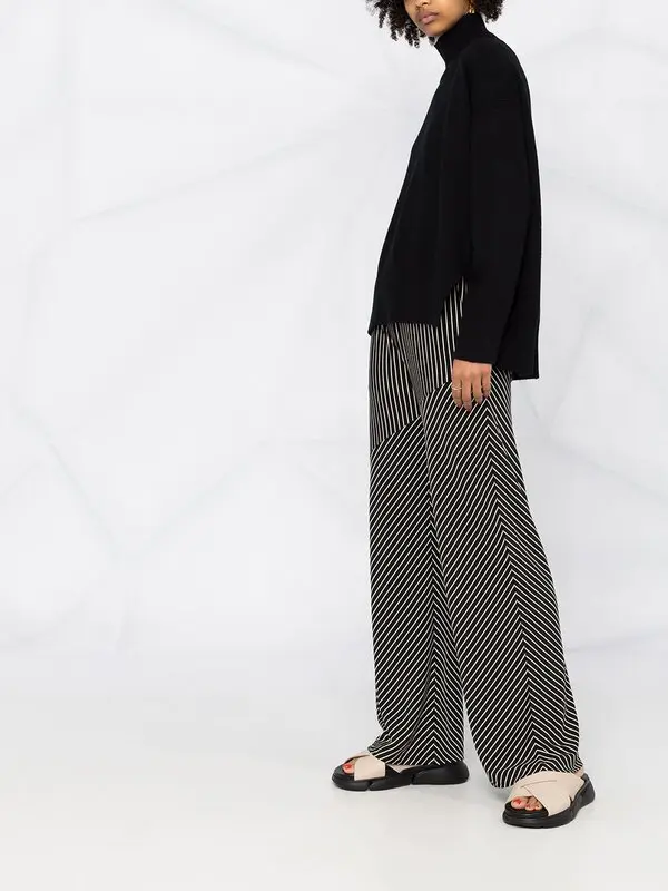 BARRIE Roll Neck Cashmere Jumper - Black
