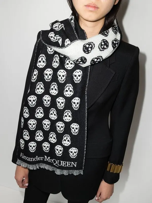 Alexander Mcqueen Skull Reversible Fringed Scarf - Black