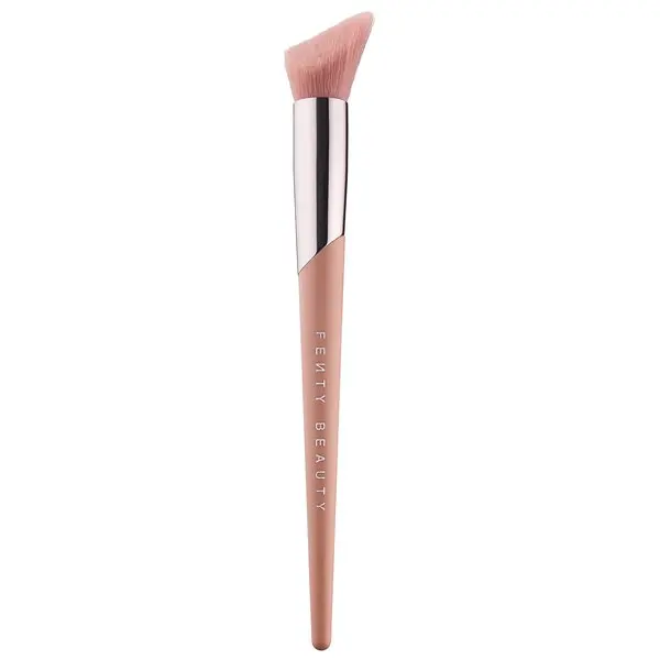 FENTY BEAUTY Cheek-hugging Highlight Brush 120 - One-color
