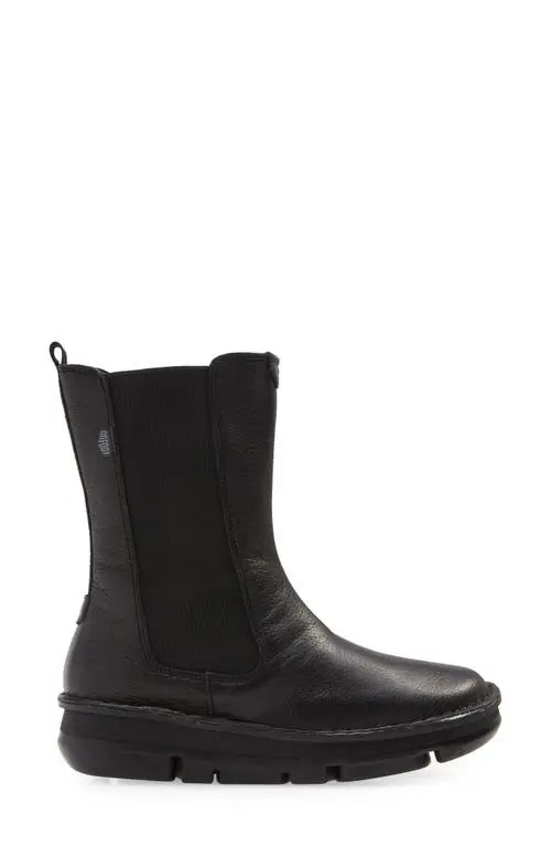 ON FOOT Wedge Chelsea Boots