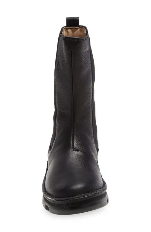 ON FOOT Wedge Chelsea Boots