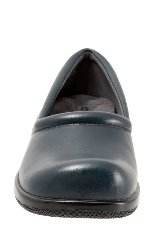 SOFTWALK® Adora Slip-on