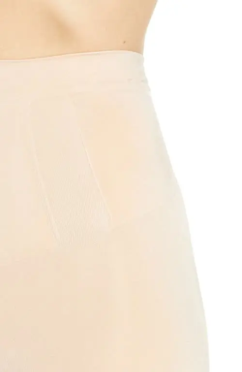 Spanx Spanxsculpt™ Oncore Mid-thigh Shorts - Soft Nude