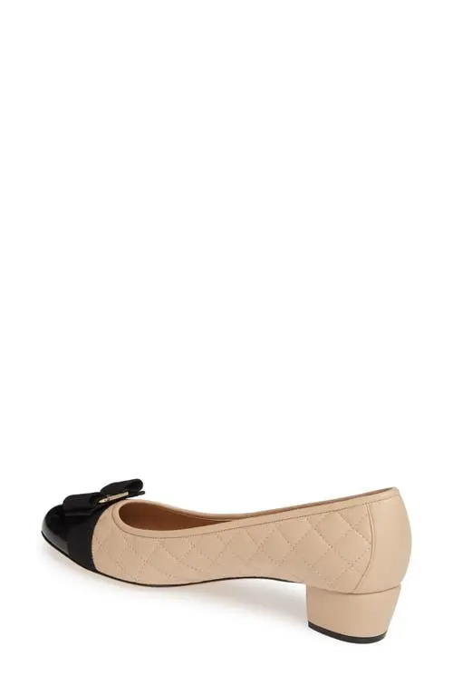 FERRAGAMO Vara Bow Pump - Bisque/black