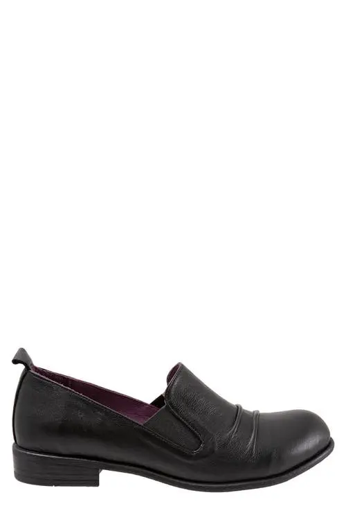 BUENO Wendy Leather Loafer - Black