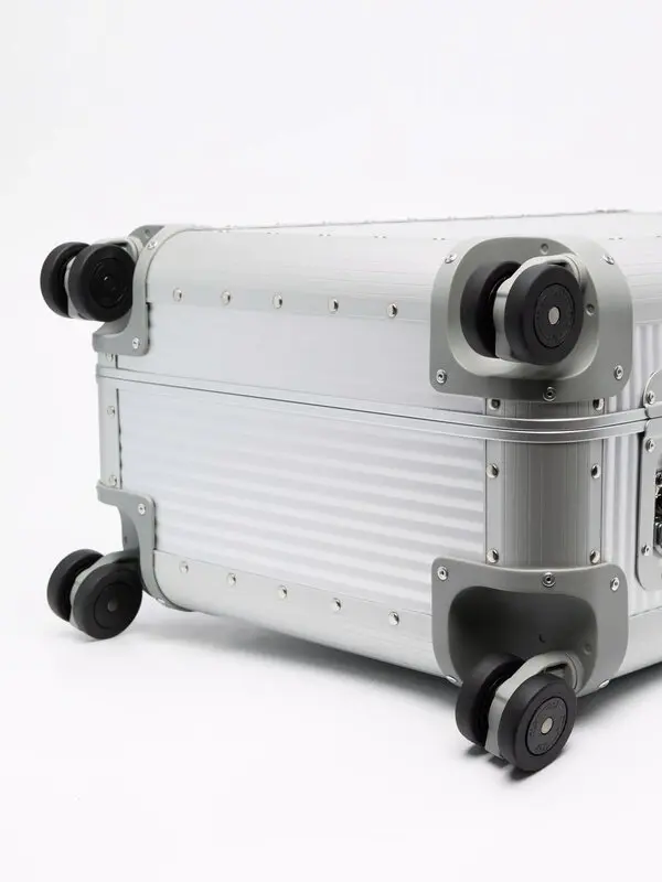 FPM MILANO Bank S Spinner 68 Aluminium Suitcase - Silver