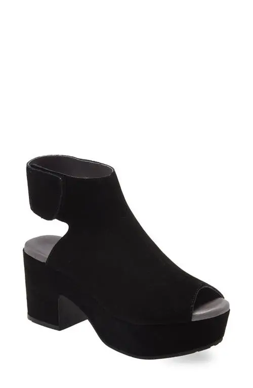 CHOCOLAT BLU Gabby Block Heel Sandal - Black Suede