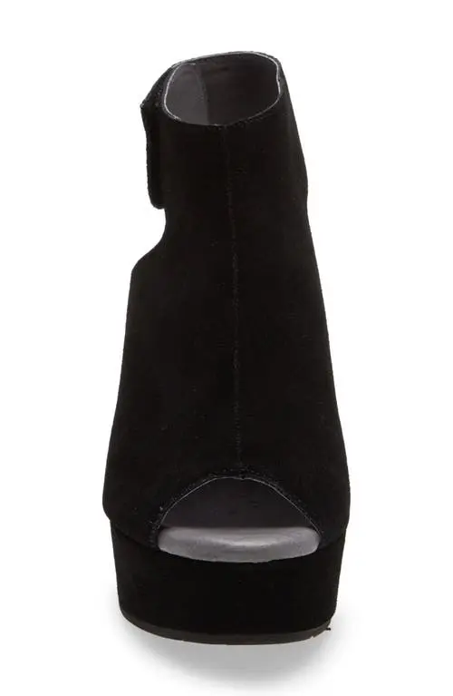 CHOCOLAT BLU Gabby Block Heel Sandal - Black Suede