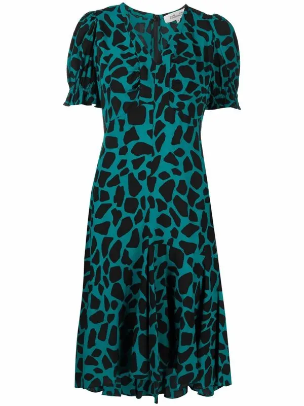 Diane Von Furstenberg Alexis Giraffe-Print Crepe Dress - Green |  Editorialist