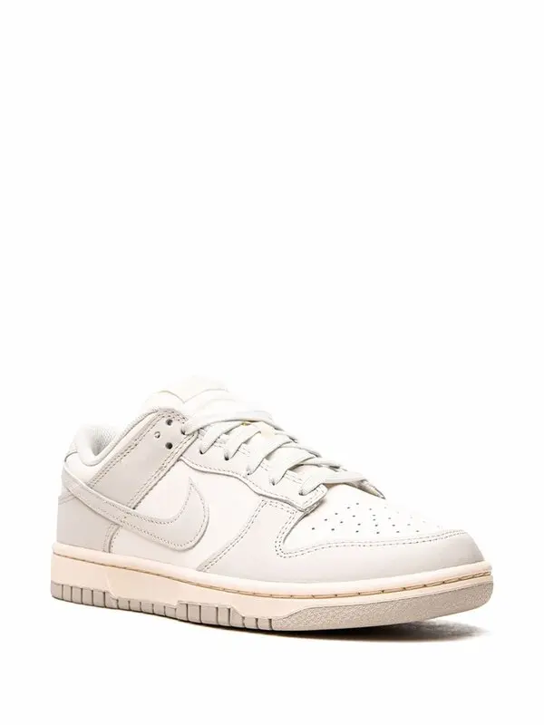 Nike Dunk Low Light Bone Sneakers