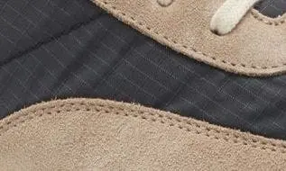 COMMON PROJECTS Track Classic Sneaker