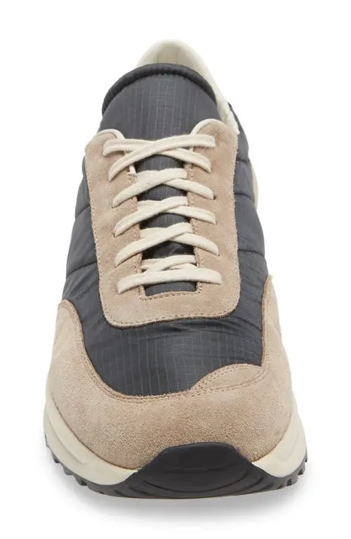 COMMON PROJECTS Track Classic Sneaker
