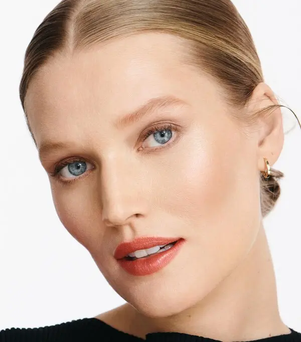 CLE DE PEAU BEAUTE Satin Lipstick - Pink