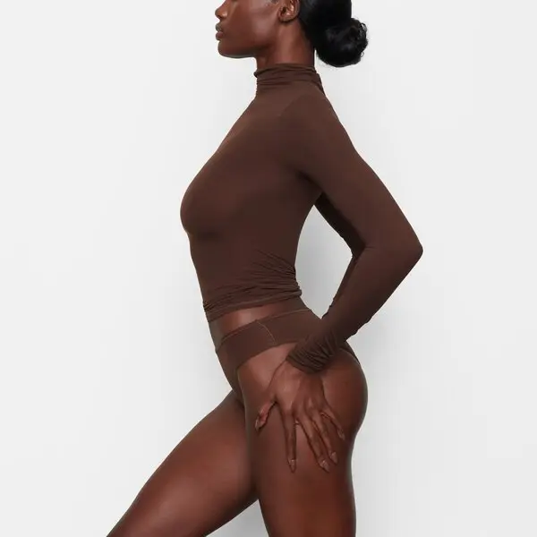 SKIMS Fits Everybody Turtleneck Top - Cocoa