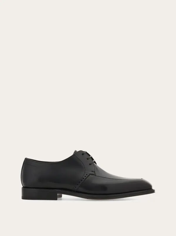 FERRAGAMO Lace Up Derby Shoe - Black