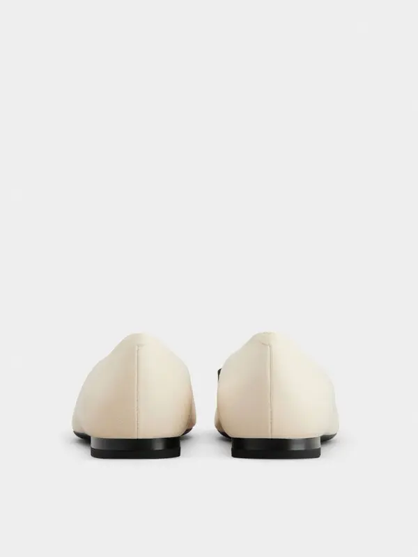 ROGER VIVIER Gommettine Ballerinas In Leather With Resin Buckle - Off White