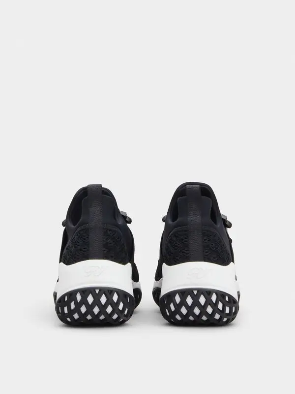 ROGER VIVIER Viv' Run Sneakers With Crystal Buckle - Black