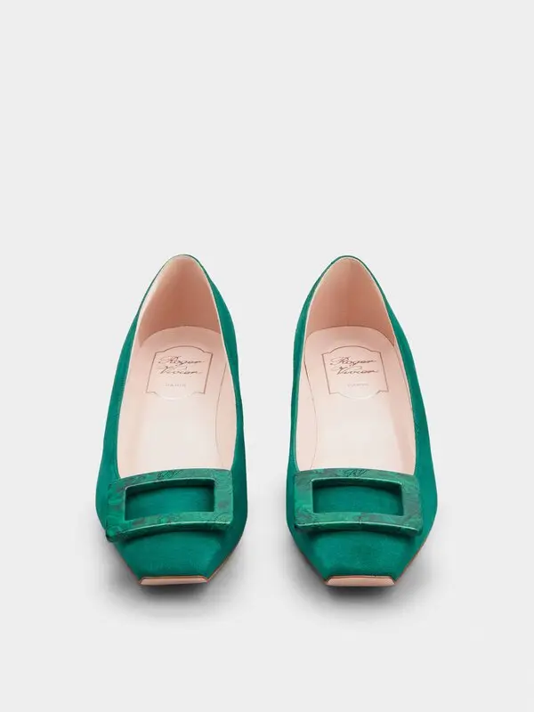 ROGER VIVIER Belle Vivier Stone Buckle Pumps