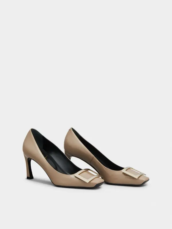 ROGER VIVIER Trompette Pumps In Patent Leather - Beige