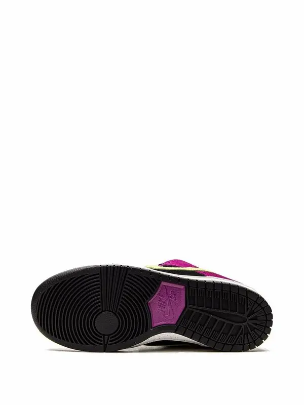 Nike Sb Dunk Low Terra Sneakers - Pink