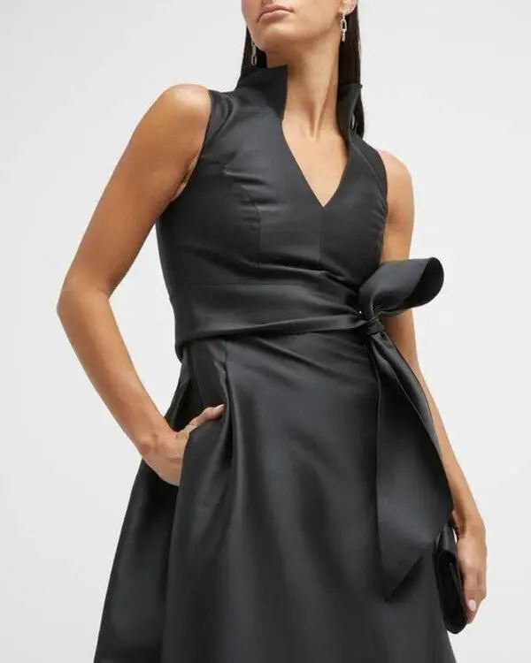 Carolina Herrera Satin V-neck Gown - Black
